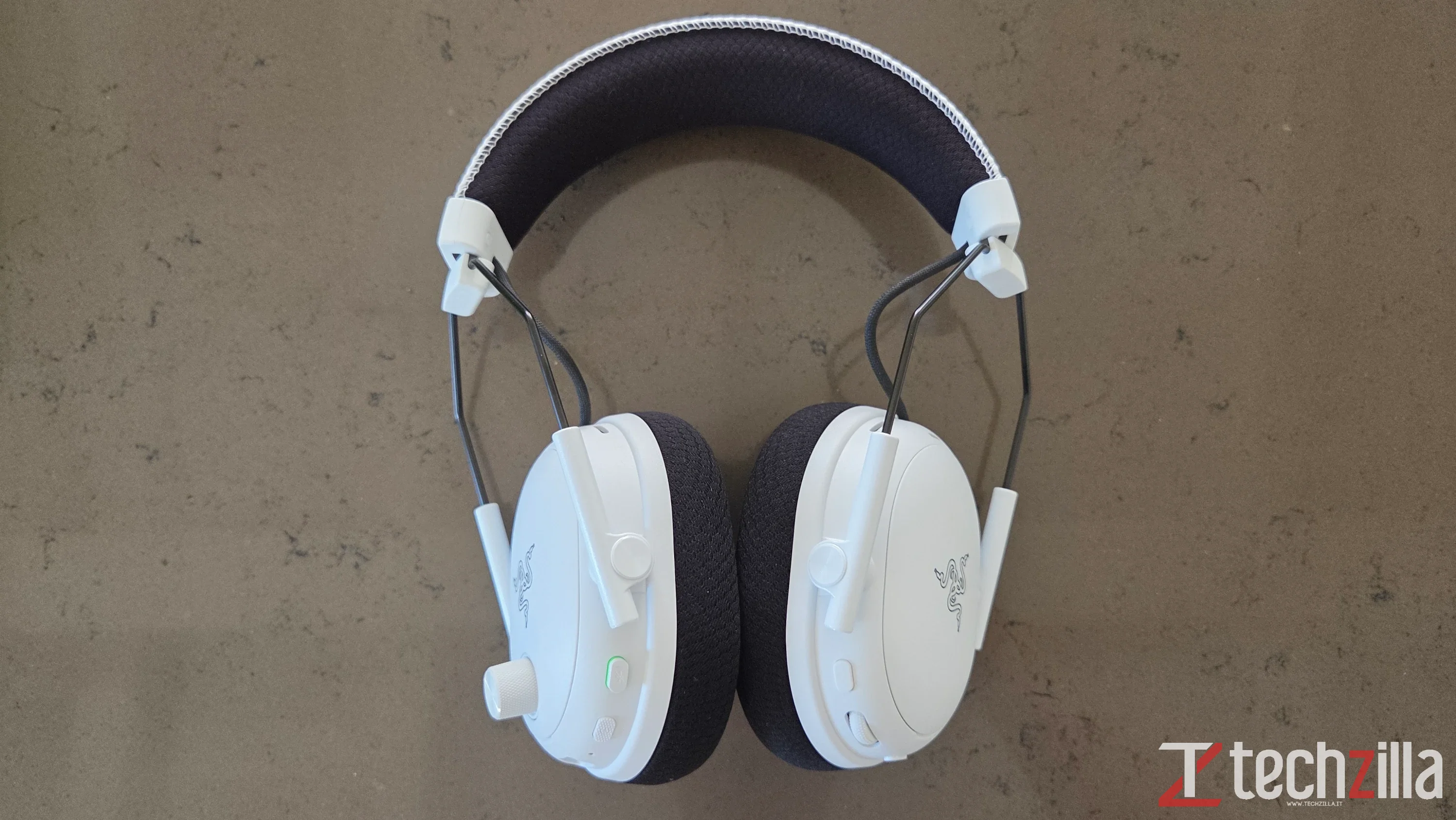 Recensione Razer BlackShark v3 Pro White Edition - Il bianco va bene su ...